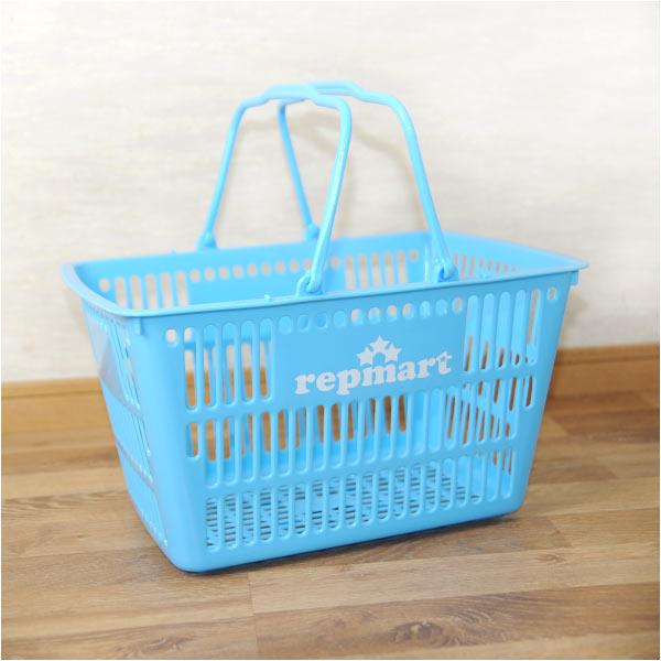 ●オリジナルデザインの買い物カゴ、小物の整理、運搬などに便利●repmartのロゴマークが両側面に入った、オリジナルデザインのバスケット。プラスティック製のショッピングバスケットで、お部屋やガレージ、車内の小物整理にも使えたいへん便利。●バ...