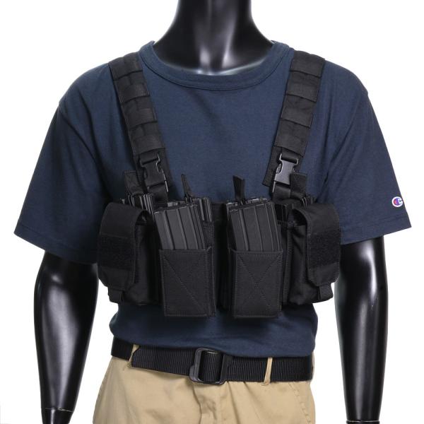 ●コンパクトかつ収納力に優れ、プレキャリと連結も可能●WARRIOR ASSAULT SYSTEMS社のパスファインダーチェストリグです。単独でも使え、同社のリコンプレートキャリアと組み合わせる事も出来ます。正面中央のオープントップポーチは...