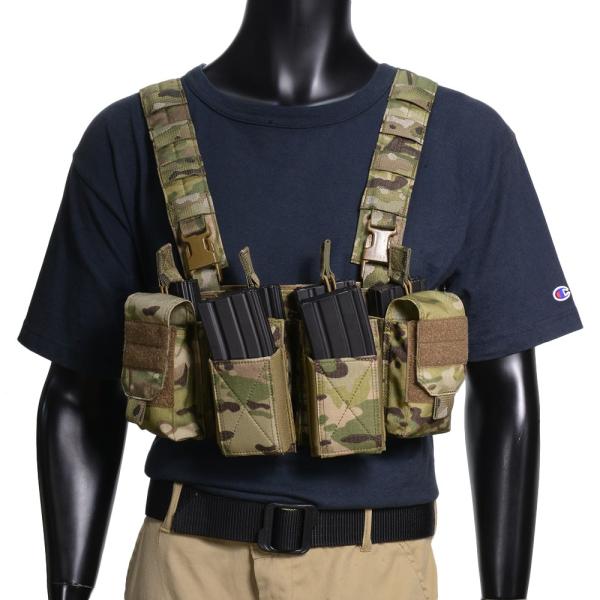 ●コンパクトかつ収納力に優れ、プレキャリと連結も可能●WARRIOR ASSAULT SYSTEMS社のパスファインダーチェストリグです。単独でも使え、同社のリコンプレートキャリアと組み合わせる事も出来ます。正面中央のオープントップポーチは...