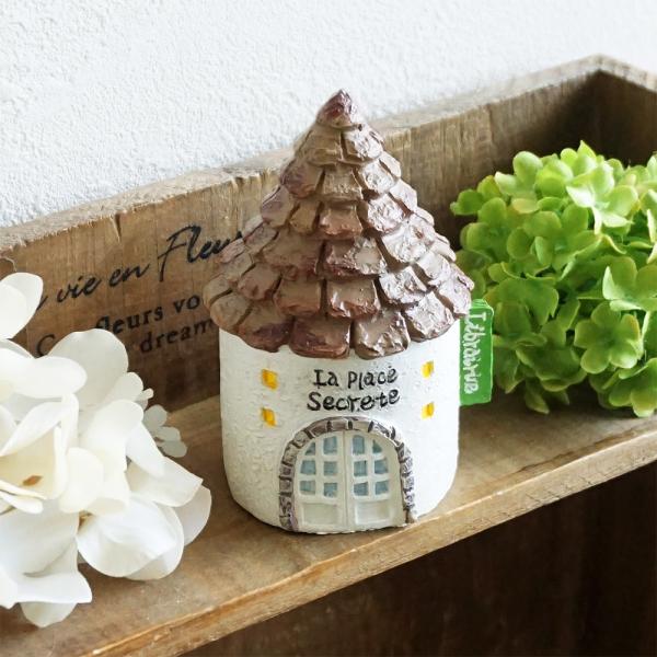 ■内容：1個■サイズ：約 幅6cm×奥行5.2cm×高さ9.2cm■素材：レジン■写真内の花瓶・小物等は商品に含まれません。■デザイン上、ややラフな仕上げになっています。傷や塗装ムラ、塗装の垂れなどが見受けられますが商品の特性のため予めご了...