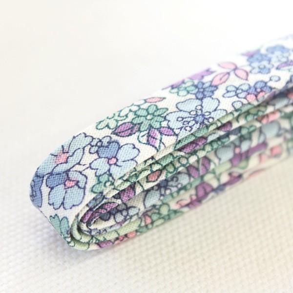 デコレクションズオリジナルのバイアステープ。コットン100％で柔らかい手触りの4つ折りバイアステープです。***製品についてご注意ください。**** 【実店舗でも販売中のためご注文時に在庫切れとなることがございます。】 製品は、全て実店舗で...