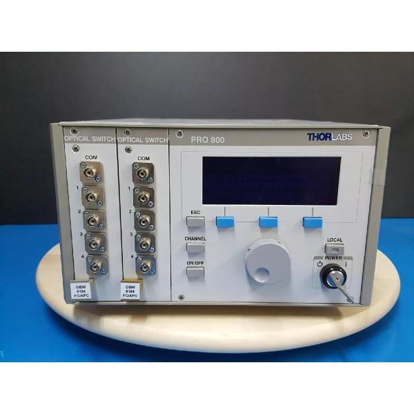 THORLABS PRO800 2スロット付きベンチトップ型シャーシOSW8104(FC/APC) 2台付き● 商品状態「中古」 正常品● 付属品電源コード