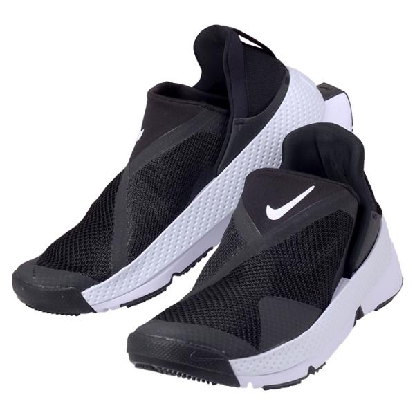 ハンズフリーで簡単に着脱できる、Nikeの画期的なFlyEaseテクノロジーを使用したシューズ。