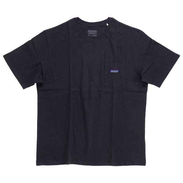 パタゴニアより軽量コットン半袖Tシャツの入荷です。柔らかい肌触りで、フロントのポケットにロゴを施したシンプルなデザイン◎