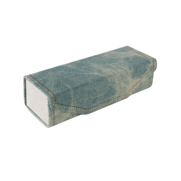 いつも持ち歩きたくなる、デニム生地のメガネケースDENIM GLASSES CASE LIGHT BLUEデニムグラスケース品番: A325-118LBLカラー: LIGHT BLUEサイズ : H.43mm W.163mm D.60mm材...