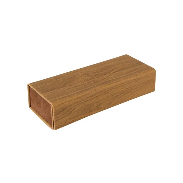 コンパクトに、カジュアルに、メガネをキープFOLDING CASE LIGHT BROWNフォールディング ケース品番: CH13-S485LBRカラー: LIGHT BROWNサイズ : H.35mm W.160mm D.63mm材質 :...