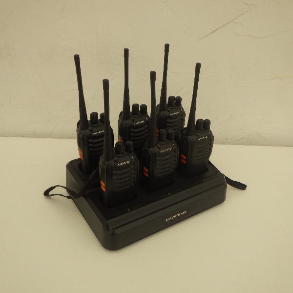 【カラー】ブラック※色名はメーカー公式色名称と異なる場合がございます。【当店管理番号】10001860【その他サイズ詳細】充電スタンド：幅235mm奥行180ｍｍ高さ60ｍｍ本体（アンテナ含まず）：幅60mm奥行45ｍｍ高さ120ｍｍアンテ...