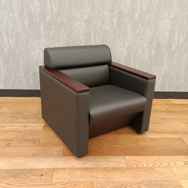 【メーカー】オカムラ / OKAMURA【型番】8329SA-PD50【カラー】ブラック※色名はメーカー公式色名称と異なる場合がございます。【当店管理番号】10001998【サイズ詳細】幅:約720mm / 奥行:約700mm / 高さ:約...