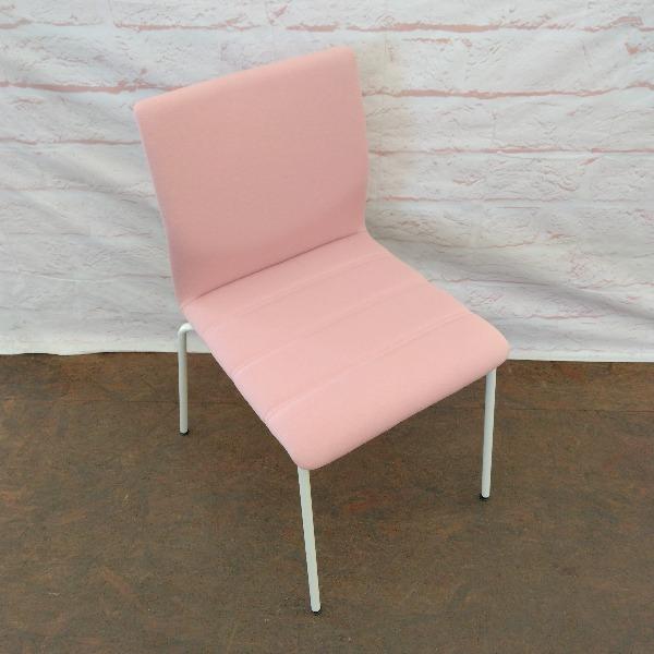 【メーカー】オカムラ / OKAMURA【シリーズ】スイープ（sweep）【型番】L409EV-FXW8【参考価格】62,920円（税抜）【製造年】2020年製【カラー】背カラー:ベージュ 座カラー:ベージュ※色名はメーカー公式色名称と異な...