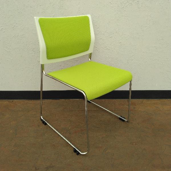 【メーカー】オカムラ / OKAMURA【シリーズ】ケッテ【型番】8105TC-FSF5【参考価格】26,620円（税込）【製造年】2023年製【カラー】グリーン背カラー:ライムグリーン 座カラー:ライムグリーン※色名はメーカー公式色名称と...