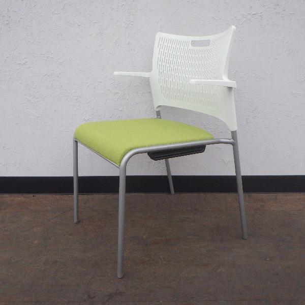 【メーカー】オカムラ / OKAMURA【シリーズ】RETE レーテ【型番】81R2EX-FFW6【参考価格】49,500円（税込）【製造年】2024年製【カラー】グリーン座カラー:イエローグリーン 背カラー:ホワイト※色名はメーカー公式色...