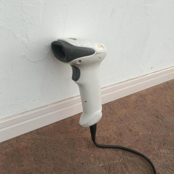 【メーカー】アイニックス【カラー】ホワイト※色名はメーカー公式色名称と異なる場合がございます。【当店管理番号】50030003【サイズ詳細】幅:約60mm / 奥行:約95mm / 高さ:約160mm【状態について】こちらの商品は〈 B 〉...