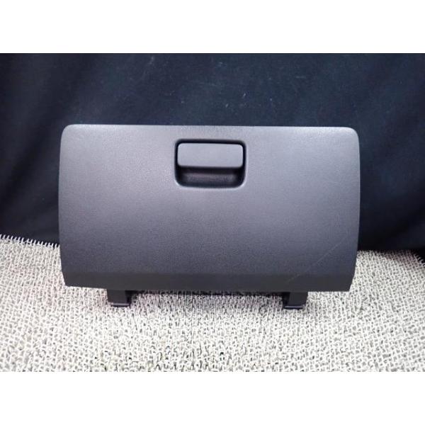 **** 商品説明を必ずご確認ください ****部品管理番号：202411433370210メーカー純正品番：55550-B2360-C0部品名：グローブBOX部品メーカー品番：55550-B2360/55581-B2250部品区分：リサイ...