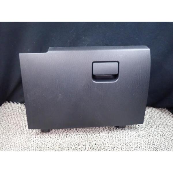 **** 商品説明を必ずご確認ください ****部品管理番号：202411636370210メーカー純正品番：55550-B2330-C0部品名：グローブBOX部品メーカー品番：55550-B2330部品区分：リサイクル品車名：タント車両タ...