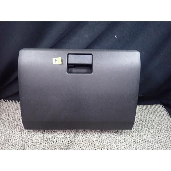 **** 商品説明を必ずご確認ください ****部品管理番号：202512081070210メーカー純正品番：73410-77R00-5PK部品名：グローブBOX部品メーカー品番：73412-77R0部品区分：リサイクル品車名：ジムニー車両...