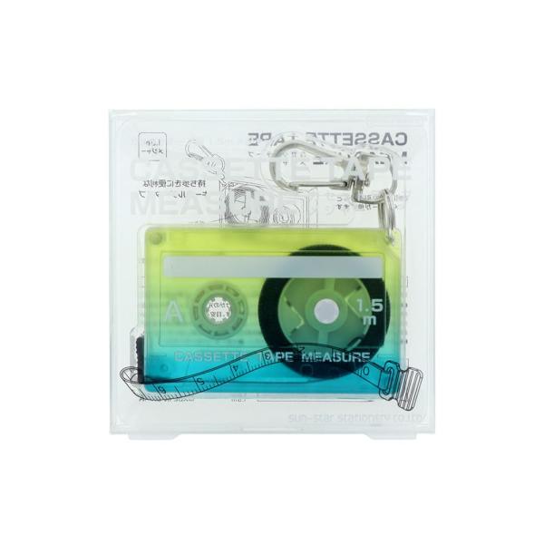 「商品情報」数値が読みやすい黒色テープ。レトロで新しいカラーバリエーションにも注目です！“懐かしい”に機能をプラス！可愛くて使える、カセットテープメジャーコンパクトサイズで持ち歩きに便利、いざというとき便利な1.5mのメジャーです。数値が読...
