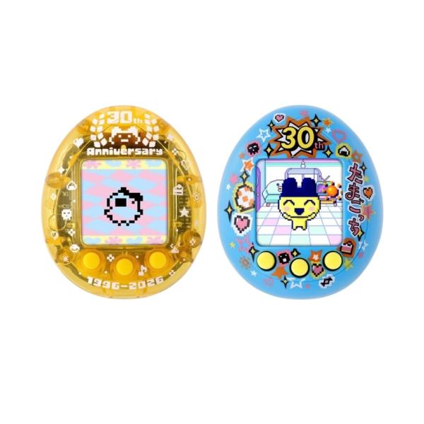 【発売日：2026年08月20日】たまごっち30周年を記念して、『Tamagotchi nano colorful』シリーズより、歴代のまめっちが大集合した『まめっちメモリーズ　30thいえろー／30thぶるー』が登場！本体デザインは、30...