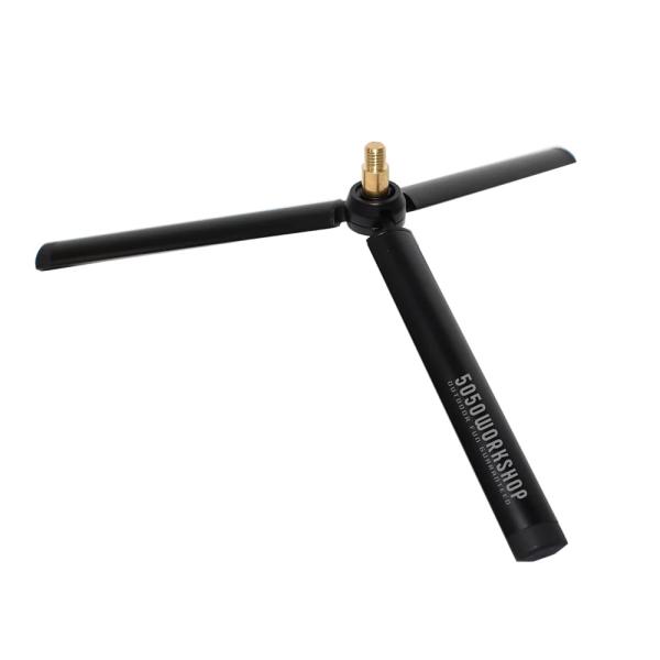 ●同社製のスタンドやその他のギアに取り付け可能なトライポッド●日本のアウトドアメーカー「株式会社TRYL」が運営するブランド「5050WORKSHOP」製のトライポッド。●三脚の詳細 素材：アルミニウム/真鍮/【SSサイズ】 展開時サイズ(...