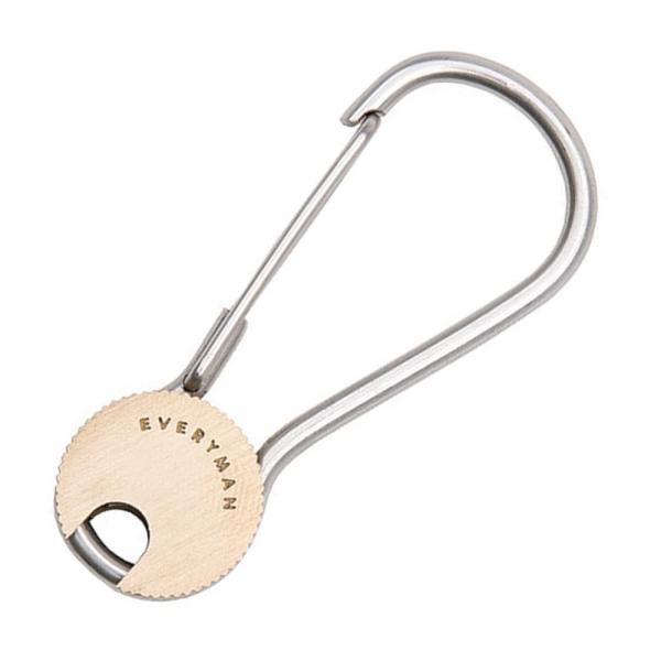 ●不意な落下を防止する独自のロックシステム搭載●普段使いに便利なEDC(Everyday Carry)ツールを製造するアメリカのブランド「Everyman」のカラビナ「Cowan」。●キーホルダーの詳細 全長:約6cm、フレーム幅(直径):...