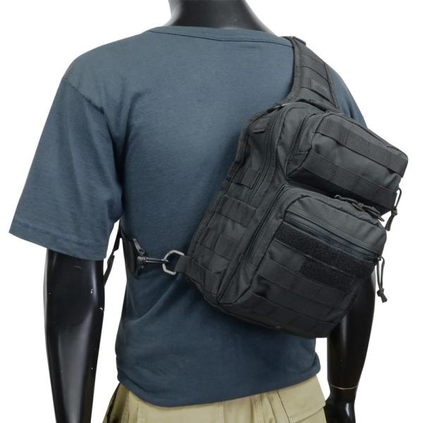 ●ストラップを左右に付け替えられるコンシールドキャリーバッグ●バックパックやギリースーツなど機能的なミリタリーギアを展開する米国テキサス州のブランド「RED ROCK OUTDOOR GEAR」のスリングパック。●スリングバッグの詳細 サイ...