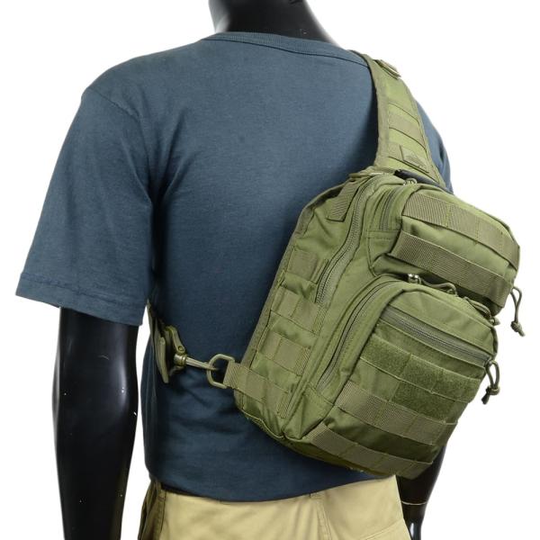 ●ストラップを左右に付け替えられるコンシールドキャリーバッグ●バックパックやギリースーツなど機能的なミリタリーギアを展開する米国テキサス州のブランド「RED ROCK OUTDOOR GEAR」のスリングパック。●スリングバッグの詳細 サイ...