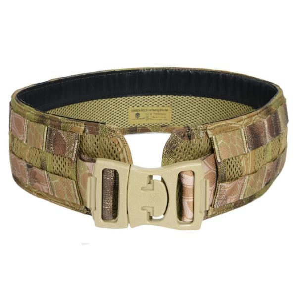 ●激しい動きでへたらないプレート入りMOLLEベルト●リーズナブルで高品質なミリタリー商品を販売するメーカー「EmersonGear」製。ベルト内部に型崩れ防止のプレートが入っており、重いものが入ったポーチなどを取り付けて動いても大きくブレ...
