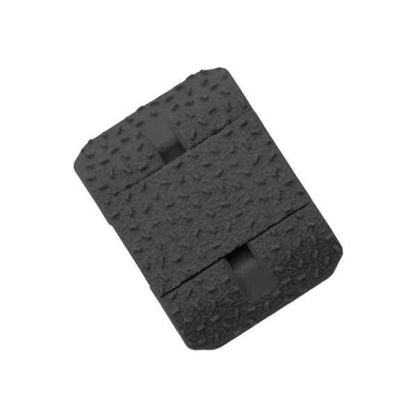 ●細かい部分にも滑り止めを付けるM-LOKレイルカバー●世界中の軍や法執行官で使用されている銃器アクセサリーメーカー「MAGPUL(マグプル)」の「M-LOK RAIL COVER TYPE 2 HALF SLOT」。● レイルカバーの詳細...