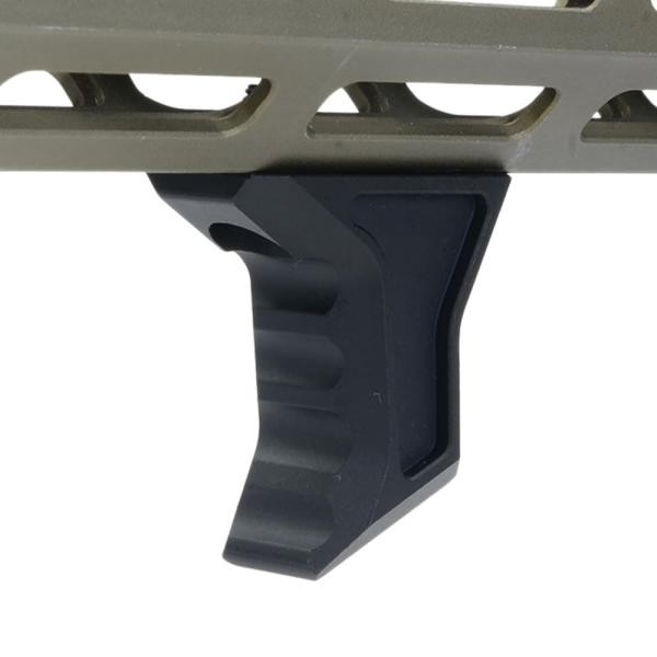 ●前面と背面で使い分けできるアングルハンドストップ●ハンドガードの握り方や構え方に合わせてフロントとリアを使い分けられるアングルグリップ。●グリップの詳細 サイズ(全長×高さ×厚み):約39×41×18mm[仕様・意匠は予告なく変更される場...