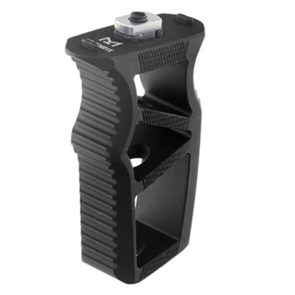 ●スタイリッシュで機能性抜群のフォアグリップ●米国のシューティング/ハンティング用品メーカーLEAPERS (リーパーズ)社の自社ブランド「UTG」製。M-LOK搭載のハンドガードに対応したフォアグリップ。人間工学に基づいた2面構造になって...