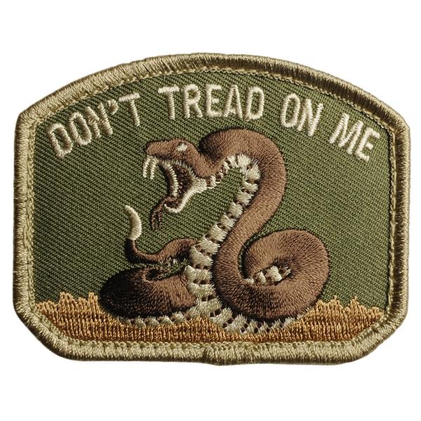 ●アメリカ国旗のガズデン旗をモデルにデザインされた刺繍パッチ●高品質でユニークなジョークパッチなどを製作しているミルスペックモンキーの刺繍パッチ。アメリカの国旗であるガラガラヘビが、大きく口を開けて牙を出し攻撃的な表情に、「DONT TRE...