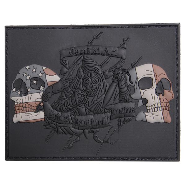 ●国旗にドクロを合わせたインパクト大なデザイン●同社のロゴマークである両手にナイフを構えた死神が描かれており、それをアメリカとフランスの国旗が塗られたドクロが挟む強烈なデザインとなっています。ベルクロに対応した装備や帽子に取り付けOK。付属...