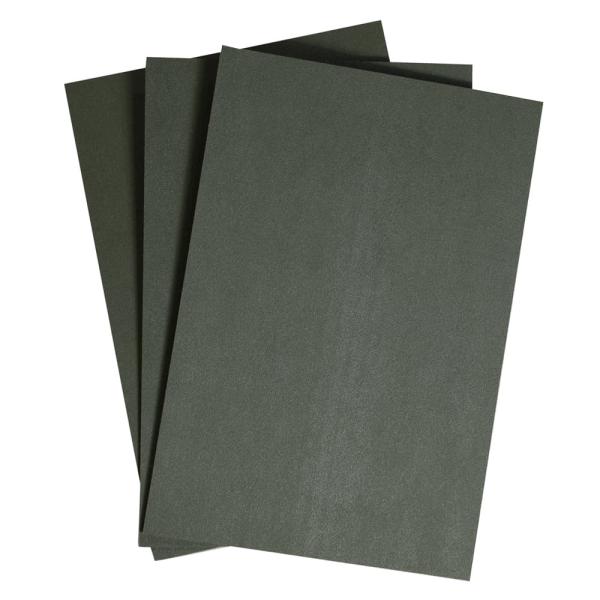 ●ナイフシースの作成に最適なカイデックスシート●ナイフシースやホルスターなどの作成に使えるカイデックス(Kydex)板です。厚さは約1.5mm、サイズは約30×20cmの長方形で、小型ナイフからナタやマチェットなどの中・大型のナイフシースま...