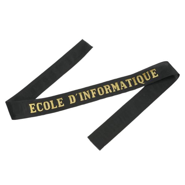 ●フランス海軍より払い下げられた帽章テープ●フランス海軍の水兵帽の額周りに取り付けられていた、バンドテープです。実物の払下げ品となります。ブラックのナイロン生地に、ゴールドの糸で軍艦名や部隊名を刺繍。サイズは全長70×幅3cm程です。【軍放...