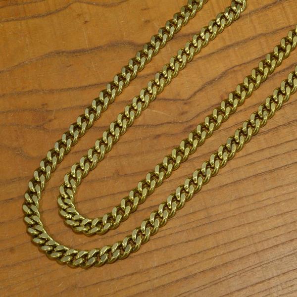 ●揃って並んだカット面が美しい喜平チェーン●チェーンを編み込みカットして作成される人気デザインの喜平チェーン。●カーブチェーンの詳細 環の外寸(長さ×幅×厚み):約15×13×6mm、環の内寸(長さ×幅):約9×6mm、素材:真鍮[仕様・意...