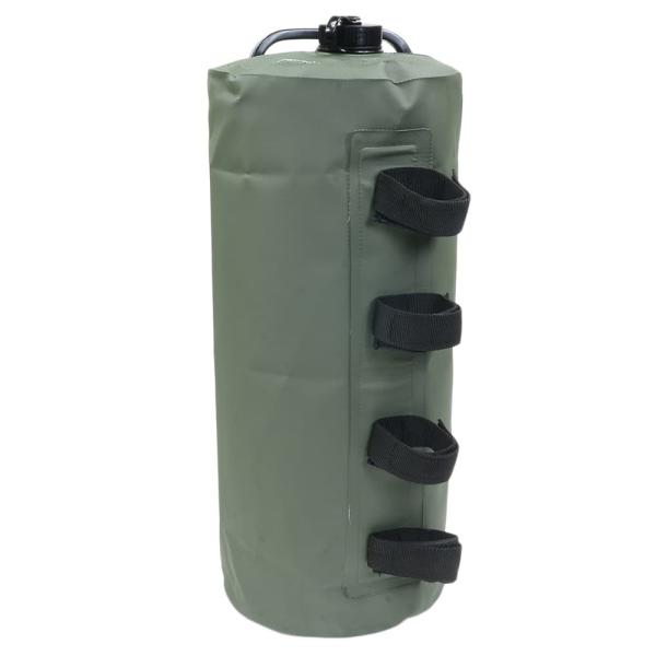 ●タープテントが飛ばされるのを水の重さで防ぐタープウエイト●タープテントが風で吹き飛ばされるの防ぐためのウォーターバッグ式のウエイト。●テントポールウエイトの詳細 素材：PVC生地、樹脂/【10L】 サイズ(直径×高さ):約18×39cm ...