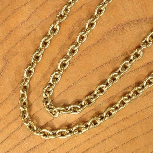 ●アクセや小物作りに便利な、10×8mm環のアズキチェーン●チェーンには丸カンを使用しており、馴染んでいくにつれて色合い深くなる真鍮製。●チェーンの詳細 環の外寸(長さ×幅×厚み):約10x8×3mm、環の内寸(長さ×幅):約8×5mm、素...