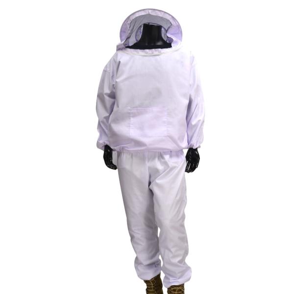 ●蜂から身を守るための防護服●スズメバチなどの危険な虫から身を守るために着用する防護服。上下セットになっており、上の服とフェイスガードが一体型になっています。首元のファスナーにて前部分のみ開閉ができる仕様。●蜂防護服の詳細 着丈:約64cm...