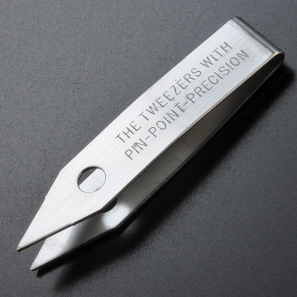 ●細かい作業に最適、毛抜きとしても使用可能なピンセット●ステンレス製のピンセット、シルバーグリッパー。先が細くなっているので、細かい作業がしやすく、毛抜きなどとしても使用することが可能です。●ピンセットの詳細 全長:約45mm、重量:約4g...