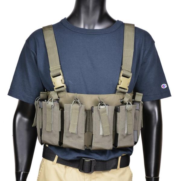 ●ARマガジンを12本収納することができるチェストリグ●CONDOR OUTDOOR(コンドルアウトドア)のARマガジンを12本収納できるチェストリグ。肩と腰部分のベルトは取り外しが可能ですので、脱着に手間取ることもありません。●チェストリ...