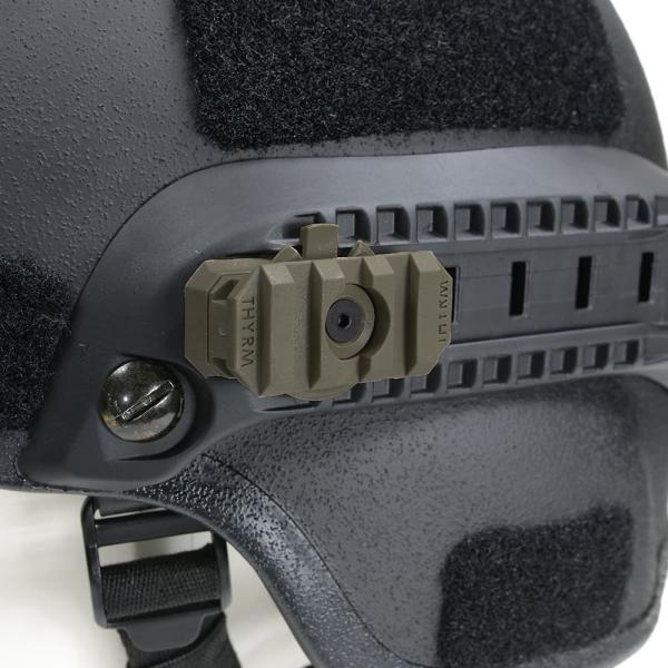 ●ヘルメットにライトを装着できる360度回転可能マウント●軍事用ヘルメットにライトを取り付けるために使用します。それぞれOPS-COREヘルメット用とTEAM WENDYヘルメット用の2種類を展開。レール部分が360度回転して10パターンの...