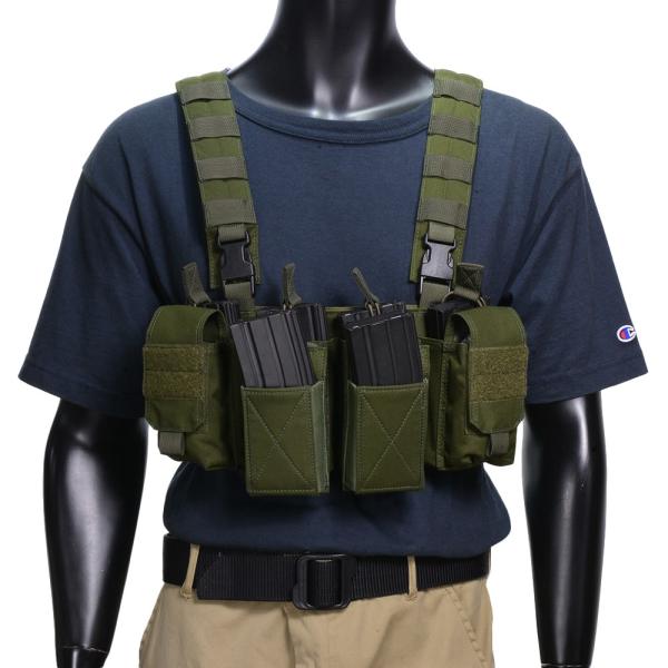 ●コンパクトかつ収納力に優れ、プレキャリと連結も可能●WARRIOR ASSAULT SYSTEMS社のパスファインダーチェストリグです。単独でも使え、同社のリコンプレートキャリアと組み合わせる事も出来ます。正面中央のオープントップポーチは...