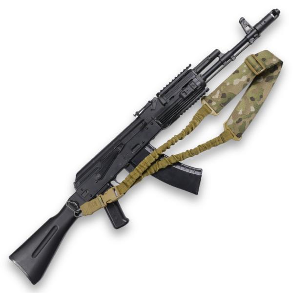 ●幅広ストラップで快適な装着感のバンジースリング●WARRIOR ASSAULT SYSTEMS社のシングルポイント バンジースリング（SPBS）。長さ調整可能な幅広のストラップでスリングが肩に食い込むのを防ぎ、バンジーコードの伸縮性で快適...