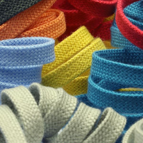 【商品スペック】　販売単位： 1メートル　幅： 約7mm　材質： アクリル100%　厚み： 1.5mm　染色： 先染め　メーカー： SHINDO（S.I.C.）【バリエーション】　1サイズ（約7mm）、全80色をご用意【お届け目安】　お急ぎ...