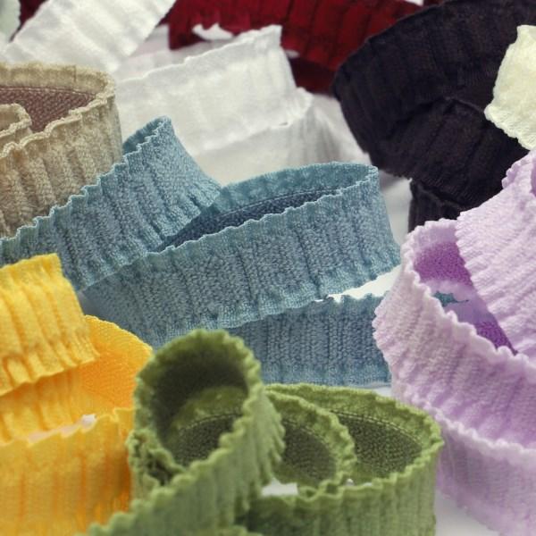 【商品スペック】　販売単位： 1メートル　幅： 10mm　材質： ポリエステル85% ポリウレタン15%　厚み： 0.8mm　染色： 後染め　メーカー： SHINDO（S.I.C.）【バリエーション】　2サイズ（6mm、10mm）、全25色...