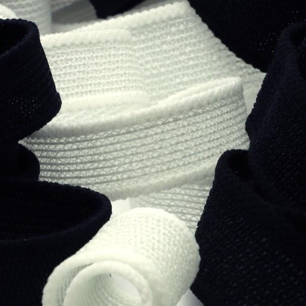 【商品スペック】　販売単位： 1メートル　幅： 40mm　材質： ナイロン65% ポリエステル25% ポリウレタン10%　厚み： 1.4mm　伸度： 100%　メーカー： SHINDO（S.I.C.）【バリエーション】　6サイズ（20mm、...