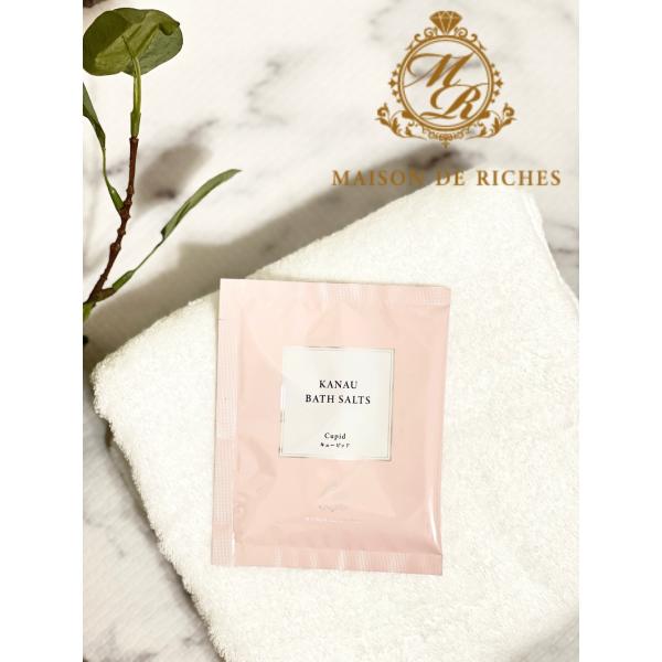 女性が毎日の生活がときめくように、そして、「私を愛する」叶うバスソルト香りはダマスクローズの香りに包まれ、優雅なLOVEにつながります。バスタイムでリラックスしてリッチに過ごし、第1〜第4チャクラをしっかりと整えていきます。LOVE運の願い...