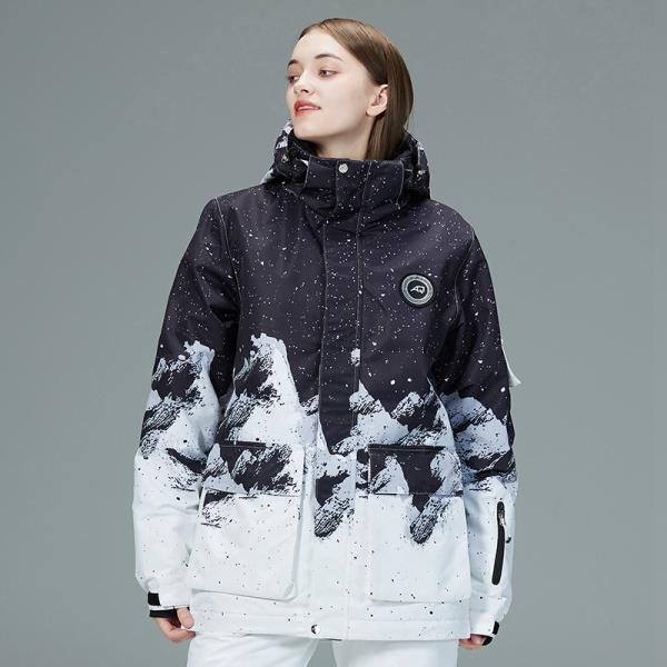 品番：skie357素材：ポリエステル100％ (ポリウレタンラミネート加工)裏地/ポリエステル、その他サイズ：S　M　L　XL　XXLカラー：写真参考耐水圧：10,000mm透湿性：10,000g機能：ウェアとしての基本機能を全て完備した...