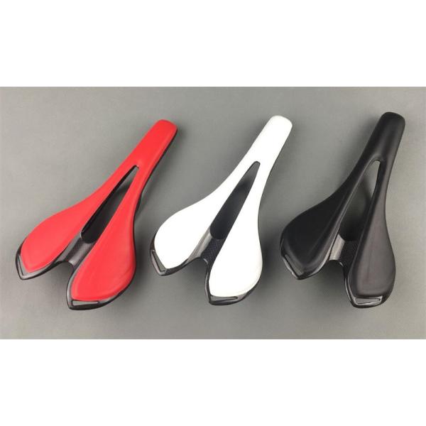 数ある商品の中から当商品をご覧頂き、ありがとうございます！何かご不明な点がございましたらお気軽にご質問下さい。【スペック】素材　：T800カーボン＋合成革重量　：約100g+/-15g規格　：265mm*143mmカラー：ブラック/ホワイト...