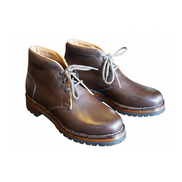 マルモラーダの名作木型を使い、イタリア、テンペスティ社製のエルバマットレザーをアッパーに採用したエイジングが最高に楽しみなチャッカブーツが入荷しました。オイルが染み込んでワイルドの質感。ボリュームある木型と素材感のバランスが素晴らしく、更に...