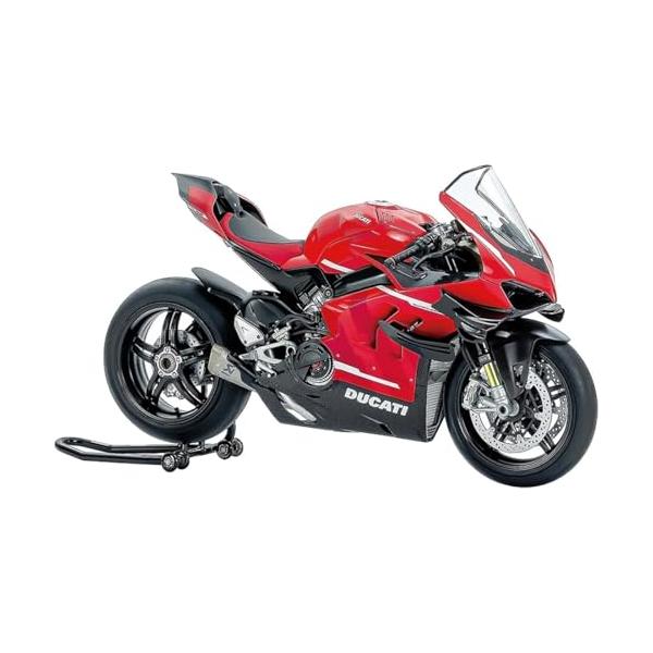 ・組み立て塗装が必要なプラモデル。別途、接着剤や工具、塗料等が必要。・1/12スケール未塗装プラスチック組み立てキット・完成時サイズ:全長約176mm・ミラーやウインカーなどを取り外したサーキット仕様をモデル・レーシングフィラーキャップやブ...